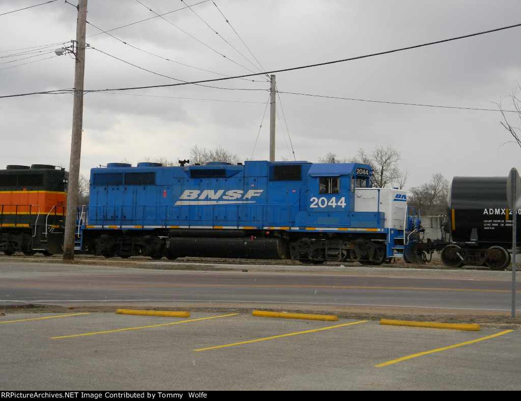 BNSF 2044